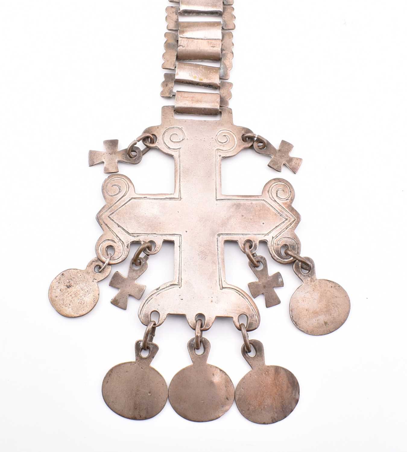 Lot 114 - MAPUCHE TRAPELACUCHA PECTORAL CROSS ORNAMENT