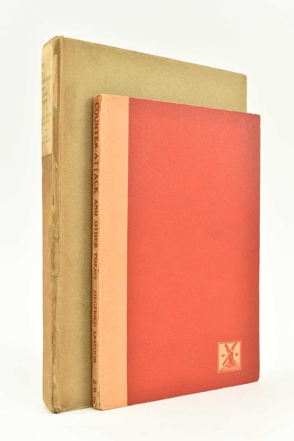 Lot 88 - WAR POETRY. TWO EARLY COLLECTIONS OF WW1