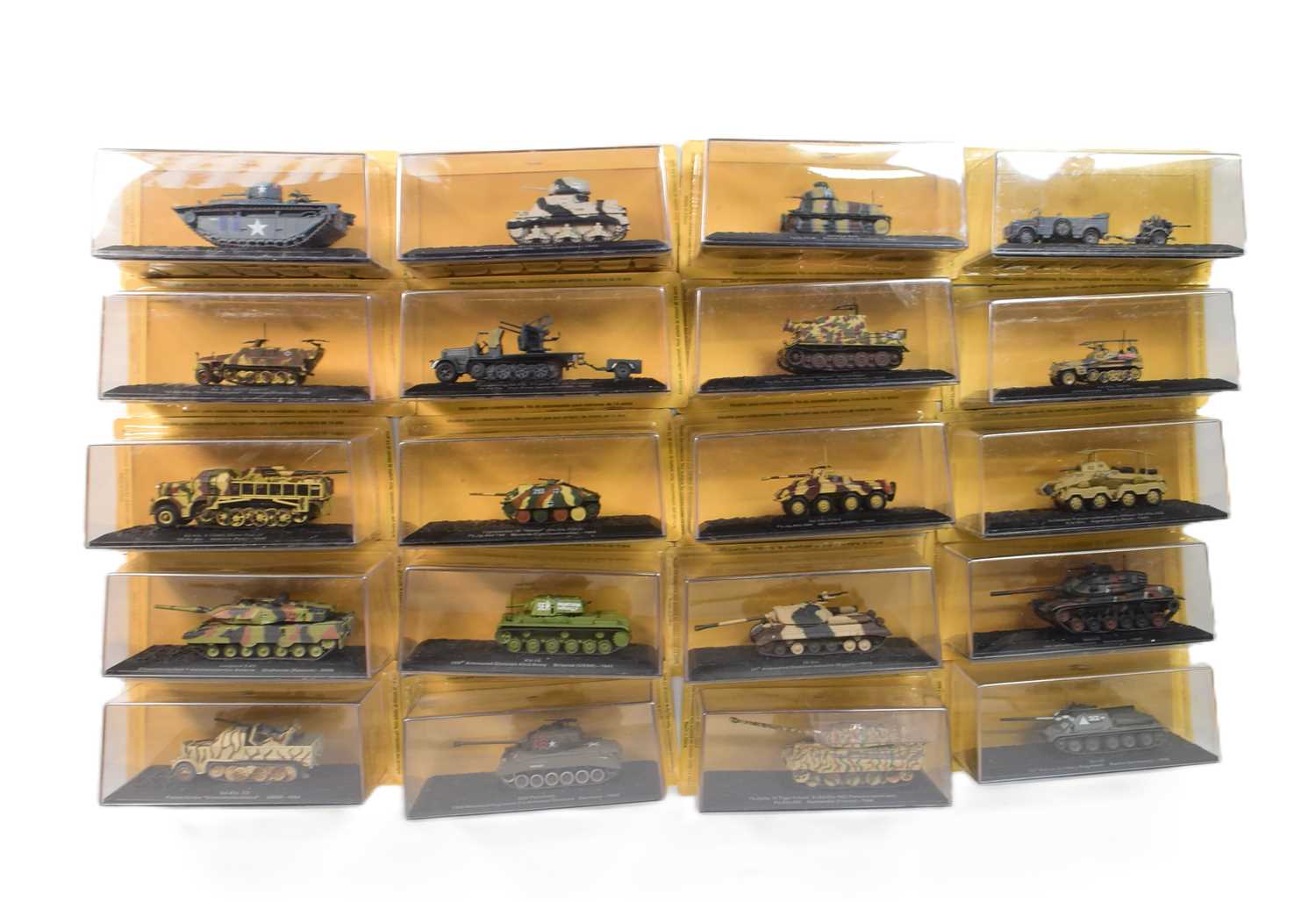 Lot 225 - DIECAST - DEAGOSTINI DIECAST MODEL TANK