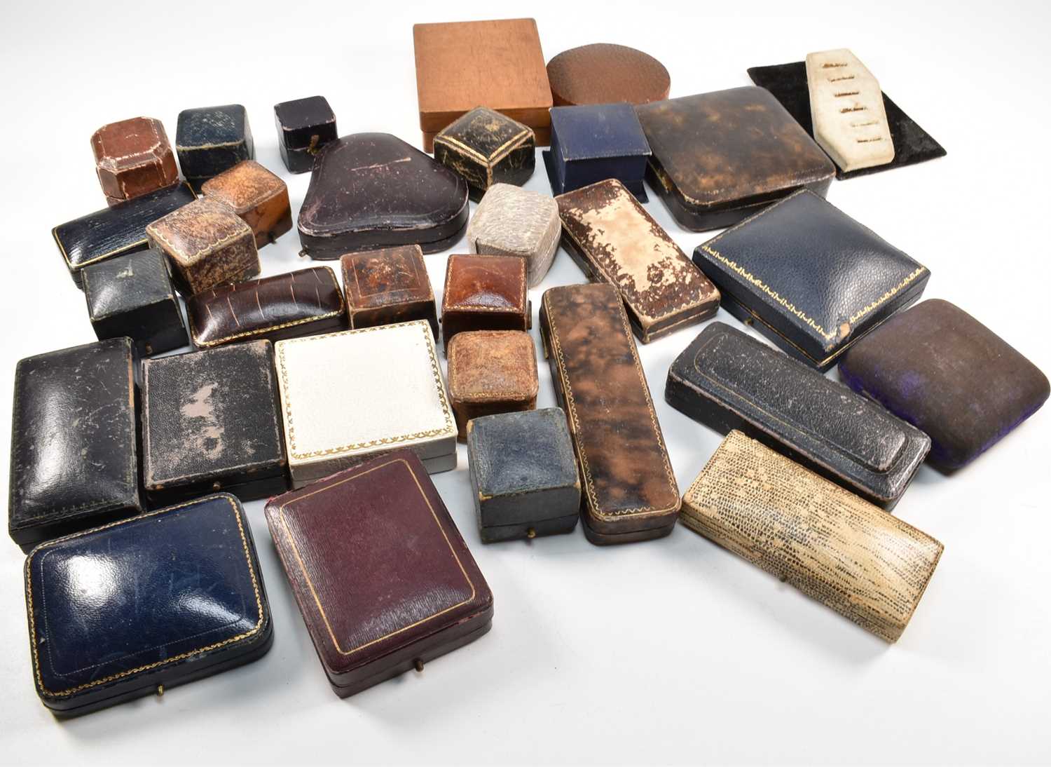 Lot 325 - ASSORTED JEWELLERY BOXES