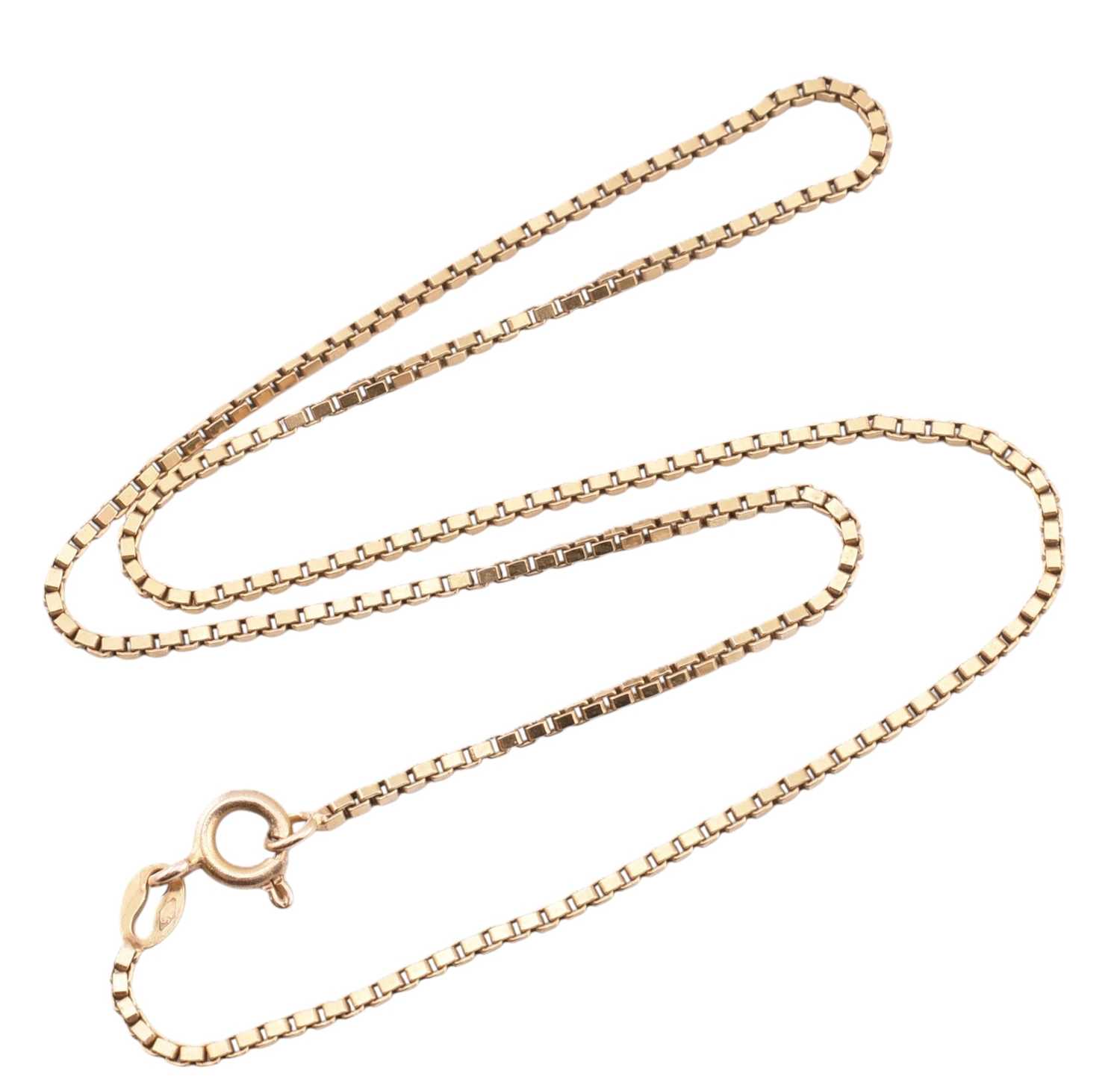 Lot 203 - HALLMARKED 9CT GOLD BOX CHAIN NECKLACE