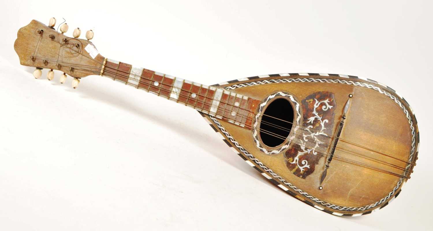 Lot 415 - EARLY 20TH CENTURY MANDOLIN