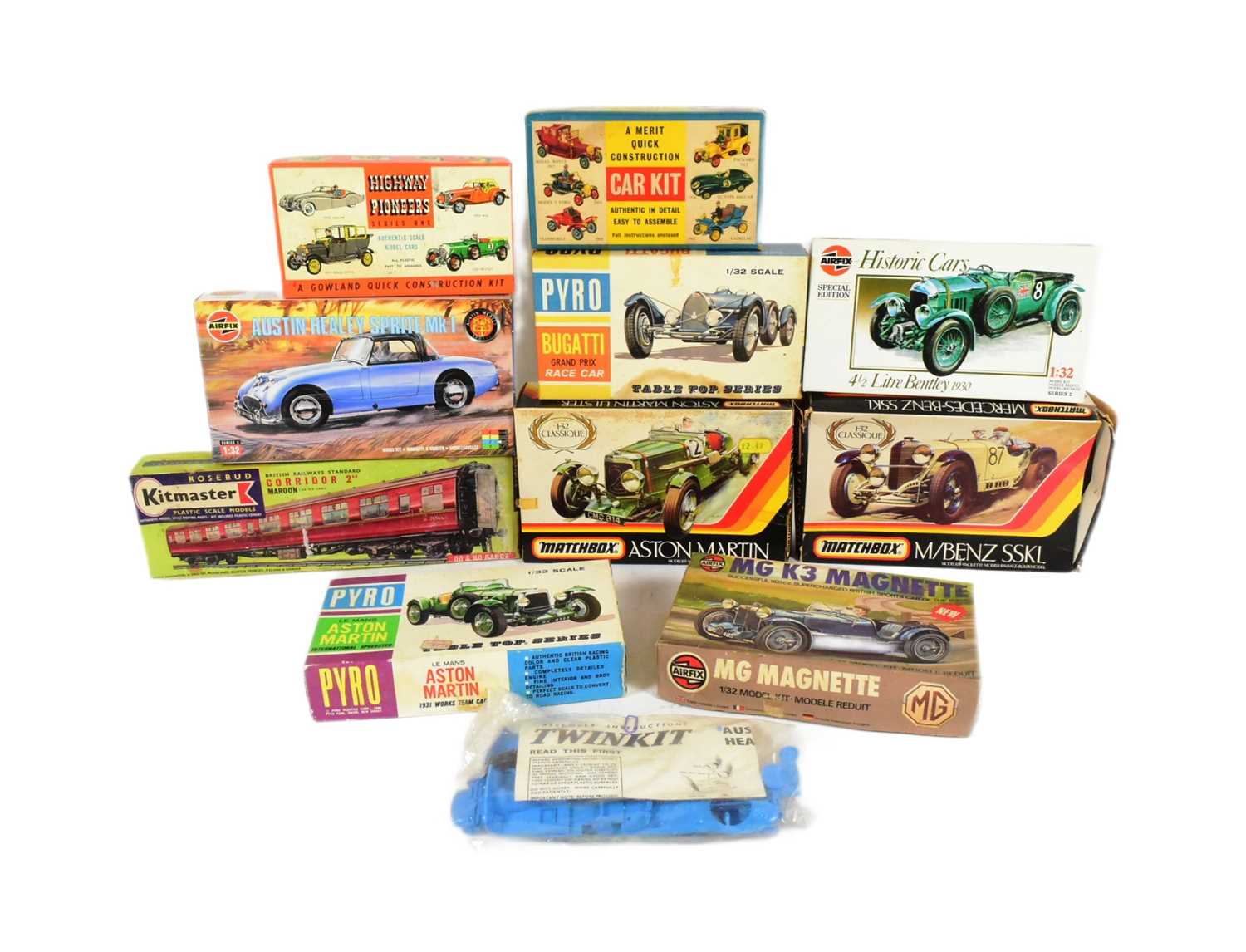 Lot 368 - MODEL KITS - COLLECTION OF VINTAGE PLASTIC